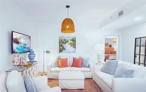 Bright Three-bedroom Beachfront Apartment With Bay - 邁爾斯堡海灘