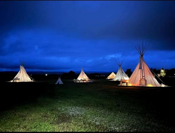 Serenity Meets Style: Original Tipi Glamping In Fort Washakie, Wy - Wyoming