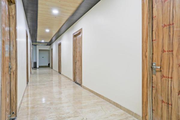 Hotel O Lax - Kanpur