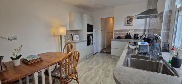 Restful Harbourside Apartment With Garden - Bristol