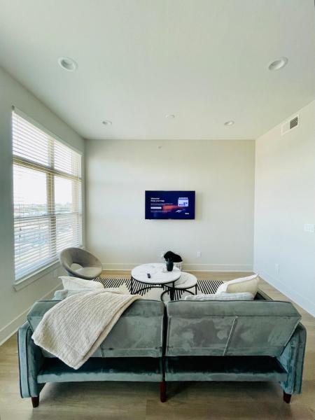 Cozy, Charming, And Chic Stay - Highland Hills - Dallas