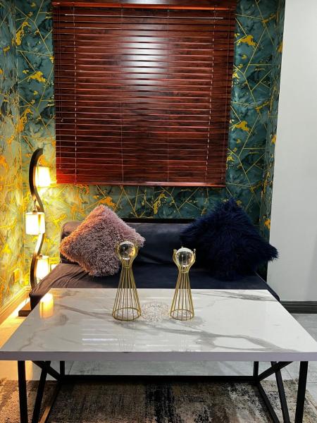 Luxe King Size Bed Suite Full 1bhkd Apartment - Islamabad