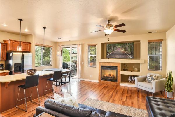 Pine Mountain Trail Pool Table Dog Family Fun In Flagstaff - Flagstaff, AZ