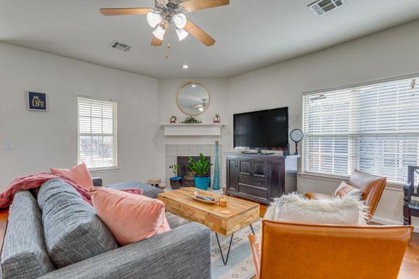 Okc Home Near Hospital And Tinker Afb Work Remote! - Oklahoma City, OK