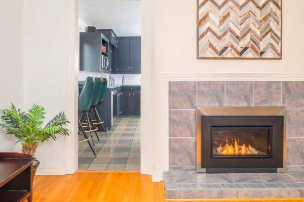 Private Riverside Retreat - Appleton, WI