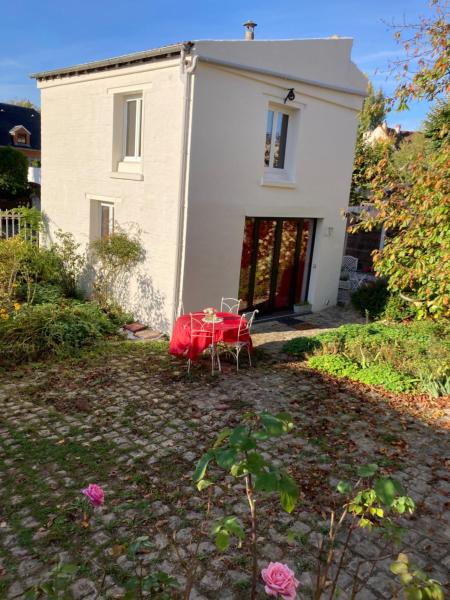 Chambre Spacieuse Et Douillette - Enghien-les-Bains