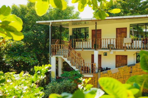 Mayara Hostal - El Salvador