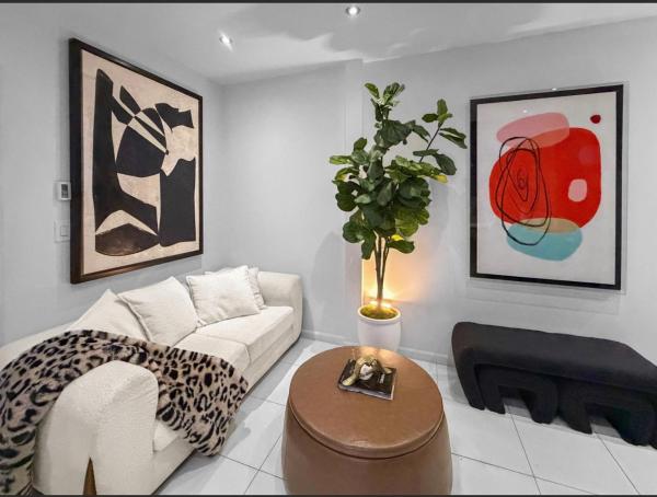 Superb 4-bedroom Apartment 1 Block From Central Park In Vibrant New York City - Manhattan