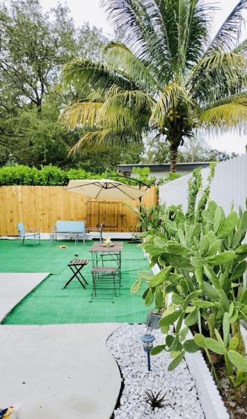 Soccer Fun Hub Home, Pets Welcome, 4 Cars Parking, Private Patio Prime Location - Coral Gables, FL