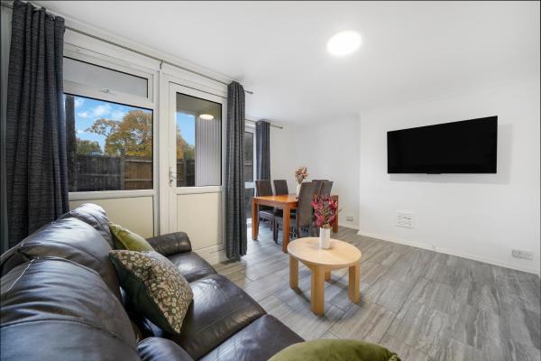 The Maynard Retreat 5 Mins To Woolwich Arsenal - Dagenham