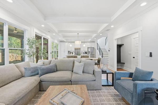 New Modern Luxurious Woodland Retreat Home - ストーン・マウンテン, GA