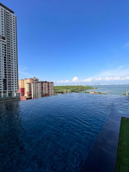 Georgetown Skypool Urban 2br Family & Baby-friendly 9pax Seaview Penang - George Town
