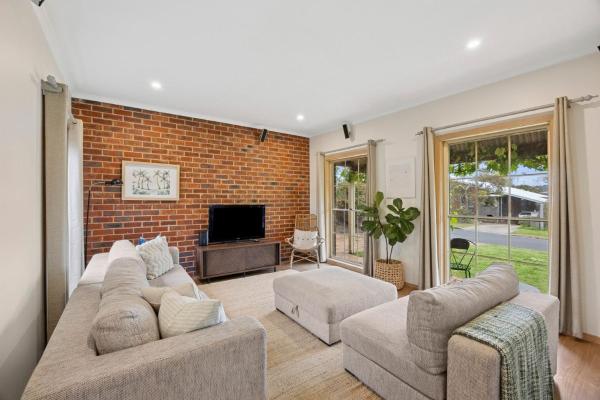 Riviera Retreat, Coastal Comfort Near Jan Juc Surf Beach - Anglesea
