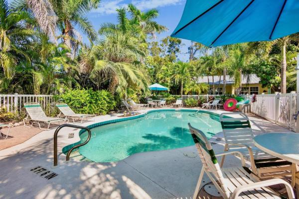 Sand And Sea 113 B - Anna Maria, FL