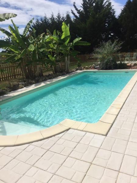 Villa Paisible Avec Piscine - Saintes