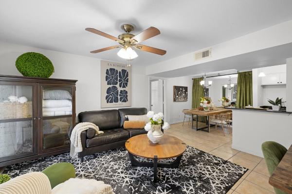 Sophisticated 2br 2ba By Tamu, King Bed, Washer & Dryer, Smart Tv - Bryan, TX