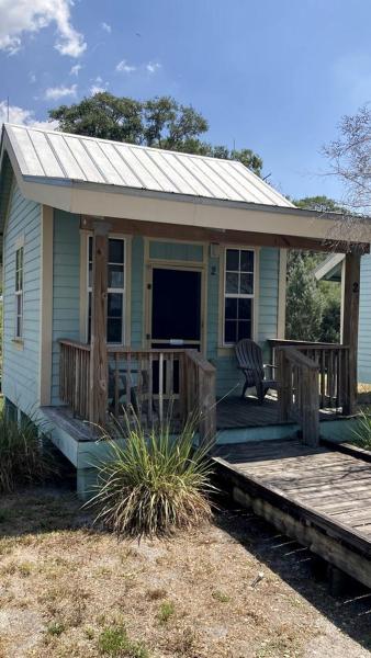 Lakeside Cabin For A Glamping Getaway Near Tampa, Florida - Bradenton, FL