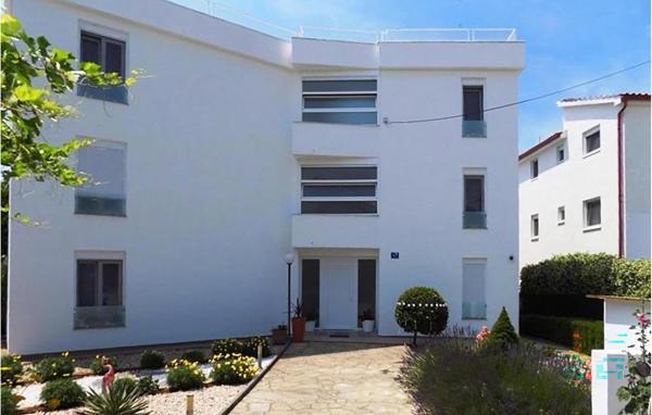 Beautiful Apartment In Pirovac With Wifi - Pirovac