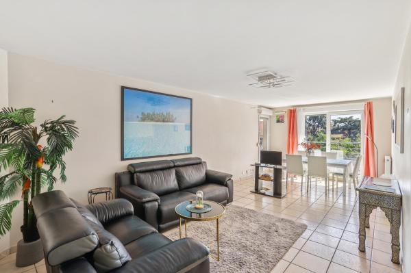 Superbe Appartement Avec Terrasse, Deux Chambres - Villeurbanne Centre - Vaulx-en-Velin