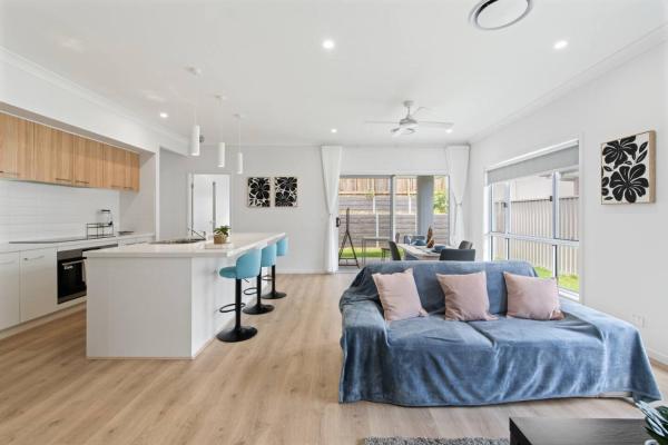 Modern House With Patio And Family Comfort) - Brisbane