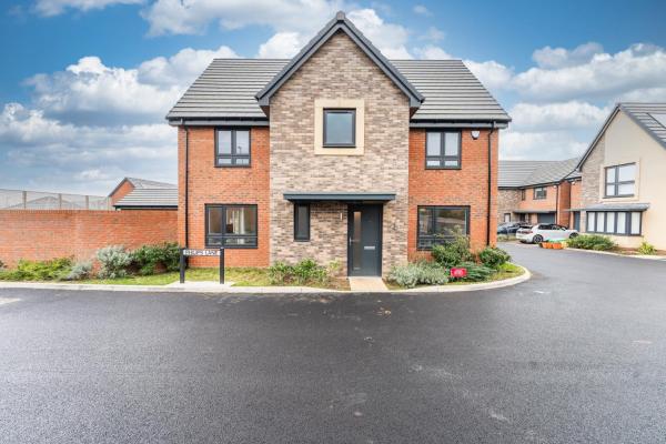 4 Bedroom House Ideal For Contractors & Families - Bristol