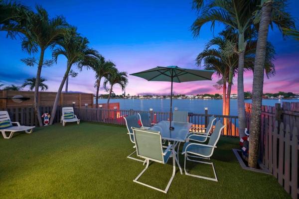 Serene Lakefront Getaway Fishing & Kayaks - Dania Beach, FL
