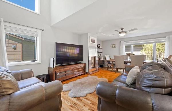 Stylish Jackson Retreat Close To Trails And Town - Teton County, WY