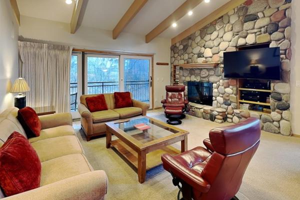 Timberline Condominiums 2 Bedroom Plus Loft 3 Bath Deluxe Unit C3e - Colorado