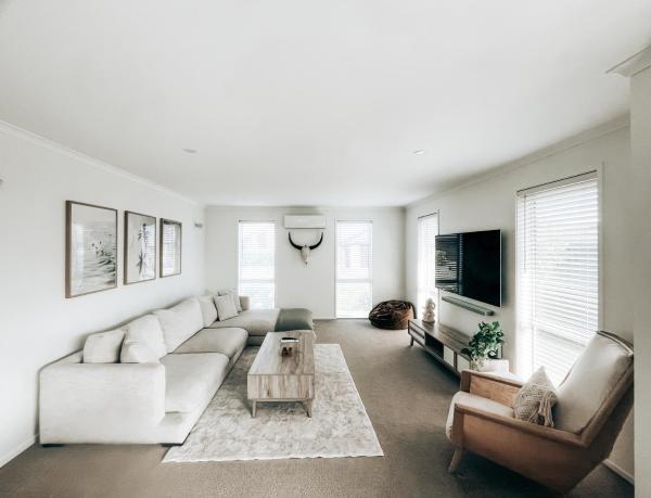 Modern Coastal Retreat In Pyes Pa - Tauranga