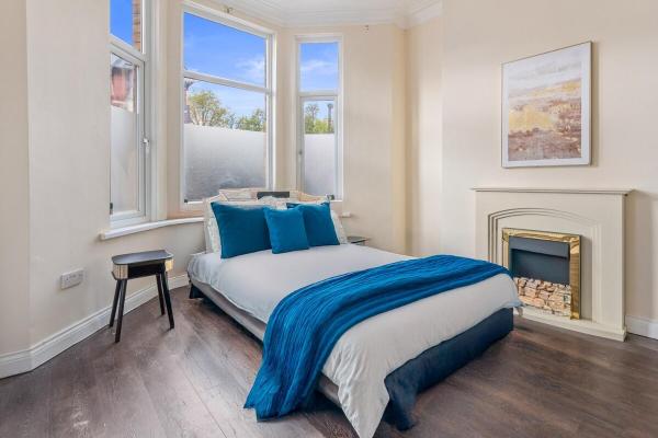 The Royal Stay At Queens Hill Sleeps 10 - Newport