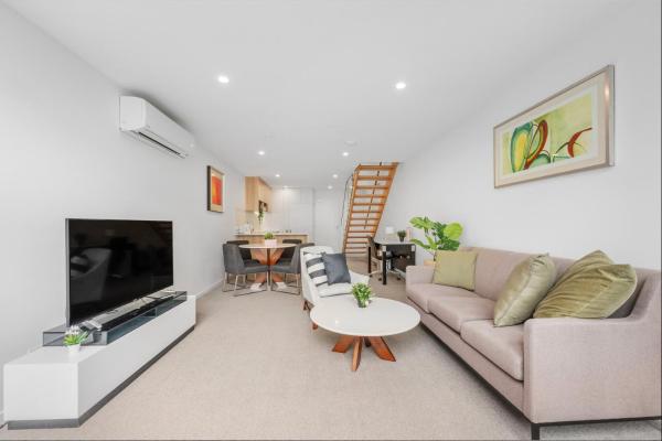 Light Filled 2bdr Loft In Kingston With Parking - Canberra