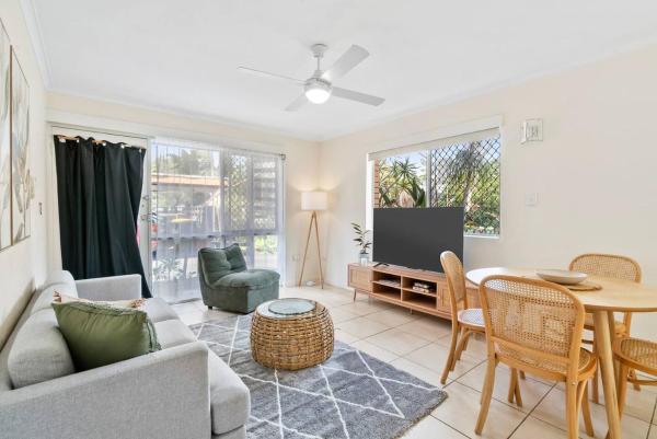 Monaco Escape - Seaside Stay Near Dining And Nightlife - Surfers Paradise