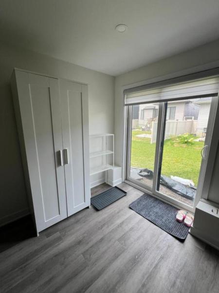 Private Separate Furnished Unit 'Entire Place', With A Full Access To A Backyard -