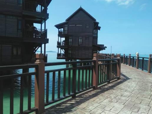 Langkawi Lagoon Floating Resort 01 - Pantai Cenang