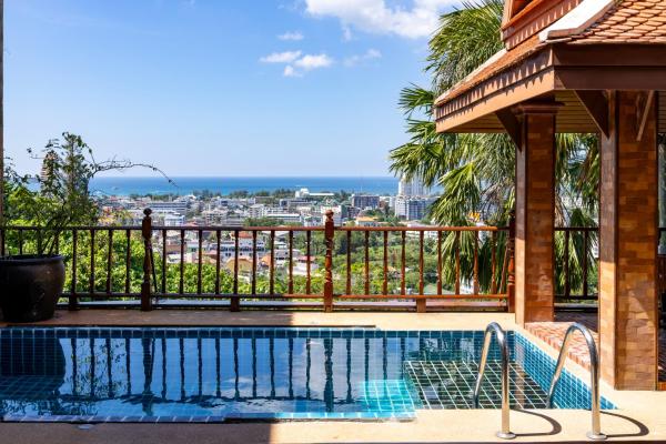 Patong Thai-style 4 Bedrooms Private Pool Sunset View Deck 6 Minutes To The Beach - Patong