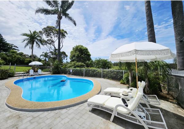 Mollymook Ocean View Motel Rewards Longer Stays -Over 18s Only - Mollymook