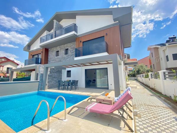 House Of Alice - Villa With Pool Near ÇAlış Beach - Fethiye