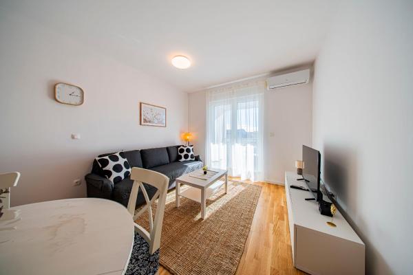 Flex Selfcheckins 191 - Zagreb - 2 Bedrooms - Parking - Loggia - Zagreb