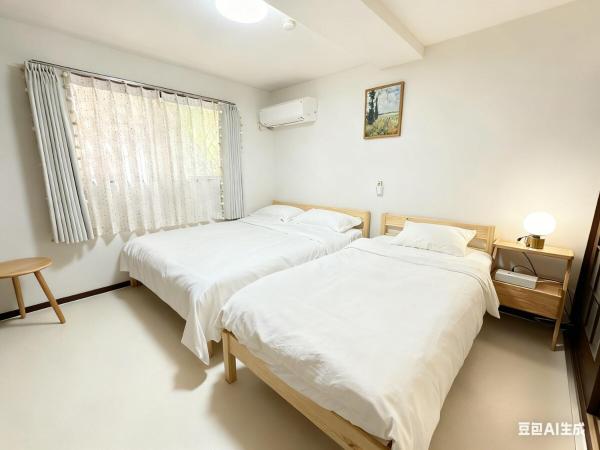 102room,free Parking Just A 7-minute Walk From Koiwa Tram Stop This Spacious 75-square-meter Flats Features Two Large Bedrooms And Can Accommodate Up To Seven Guests - Matsudo