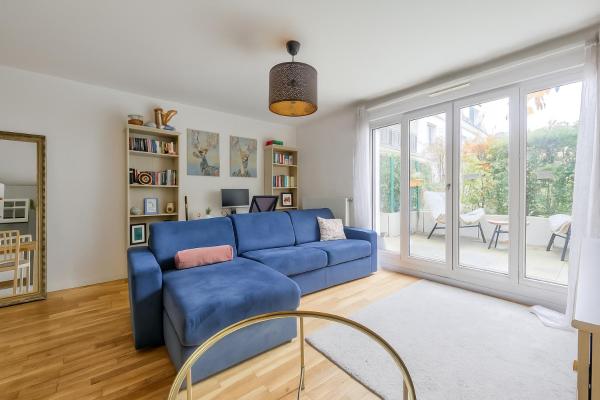 Nice 1br Flat With Lovely Terrace And Parking - Rueil-Malmaison