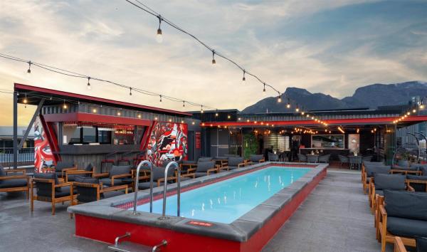 Radisson Red Hotel V&a Waterfront Cape Town - Camps Bay