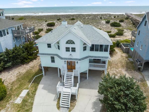 Elegant Updated Oceanfront Home With Pool & Hot Tub - Waves, NC