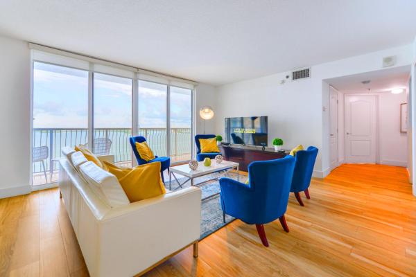 Modern Waterfront Apartment With Brickell City Views - Miami, FL