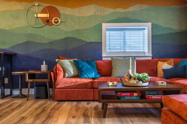 Minutes To Lake • New Cabin • Hot Tub - Athens, OH