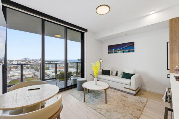 72 Park - Miami Beach Condo W Beach Access - Miami Beach, FL