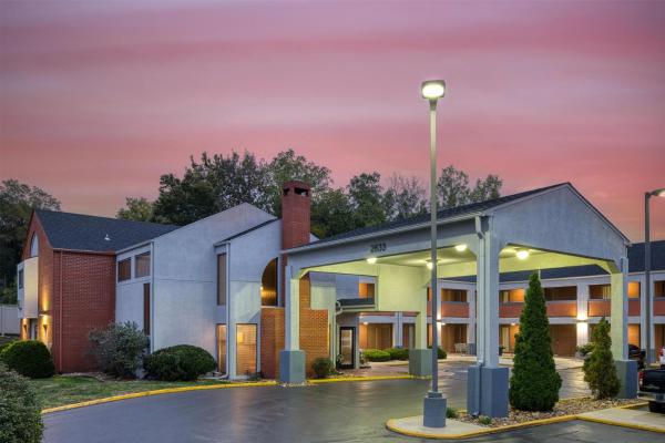 Surestay By Best Western Kansas City Country Inn North - Kansas City, MO
