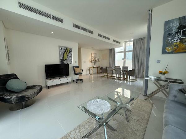 Spacious Fully Furnished 6br Villa In Damac Hill2 - Dubai