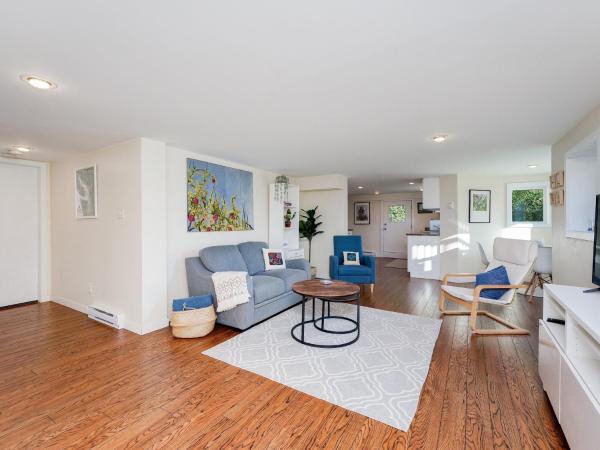 Gallery Garden - Stylish, Art-filled 1-bedroom Suite By Victoria Prime! - 