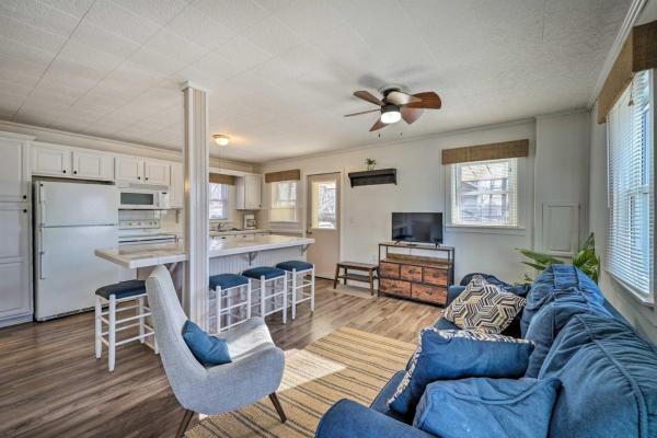 Round Lake Fire Pit, Grill, Patio & Lake Access - Big Rapids, MI
