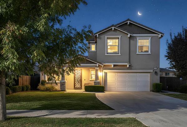 Spacious Family Home In Visalia Near Downtown And Parks - Visalia, CA